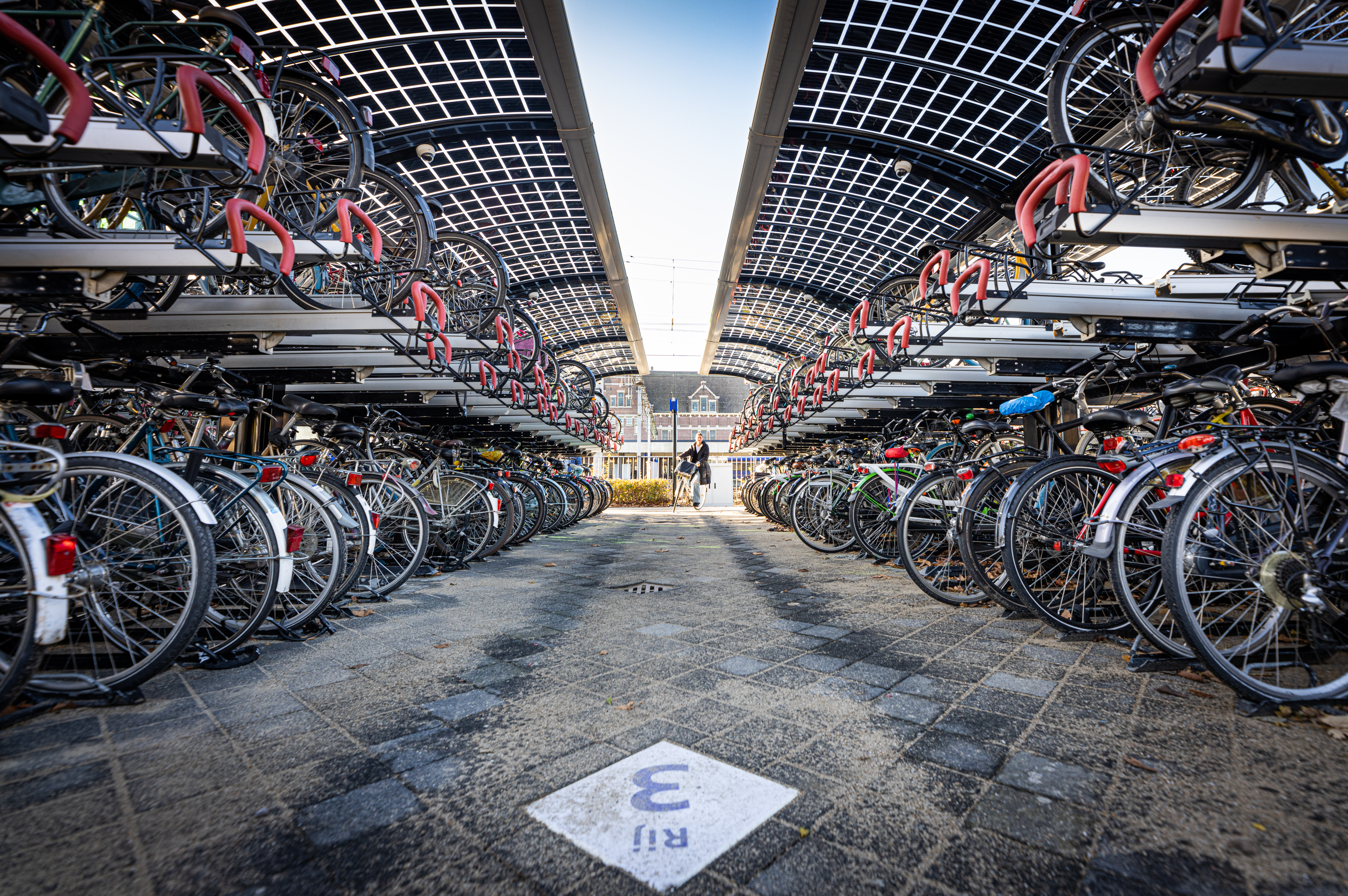 Eerste duurzame fietsenstalling geopend in Maastricht | ProRail