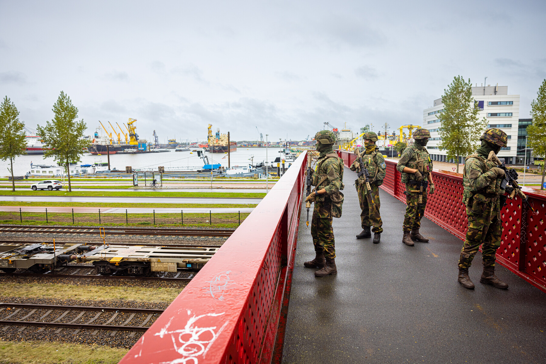 Defensie en ProRail werken samen in het havengebied | ProRail