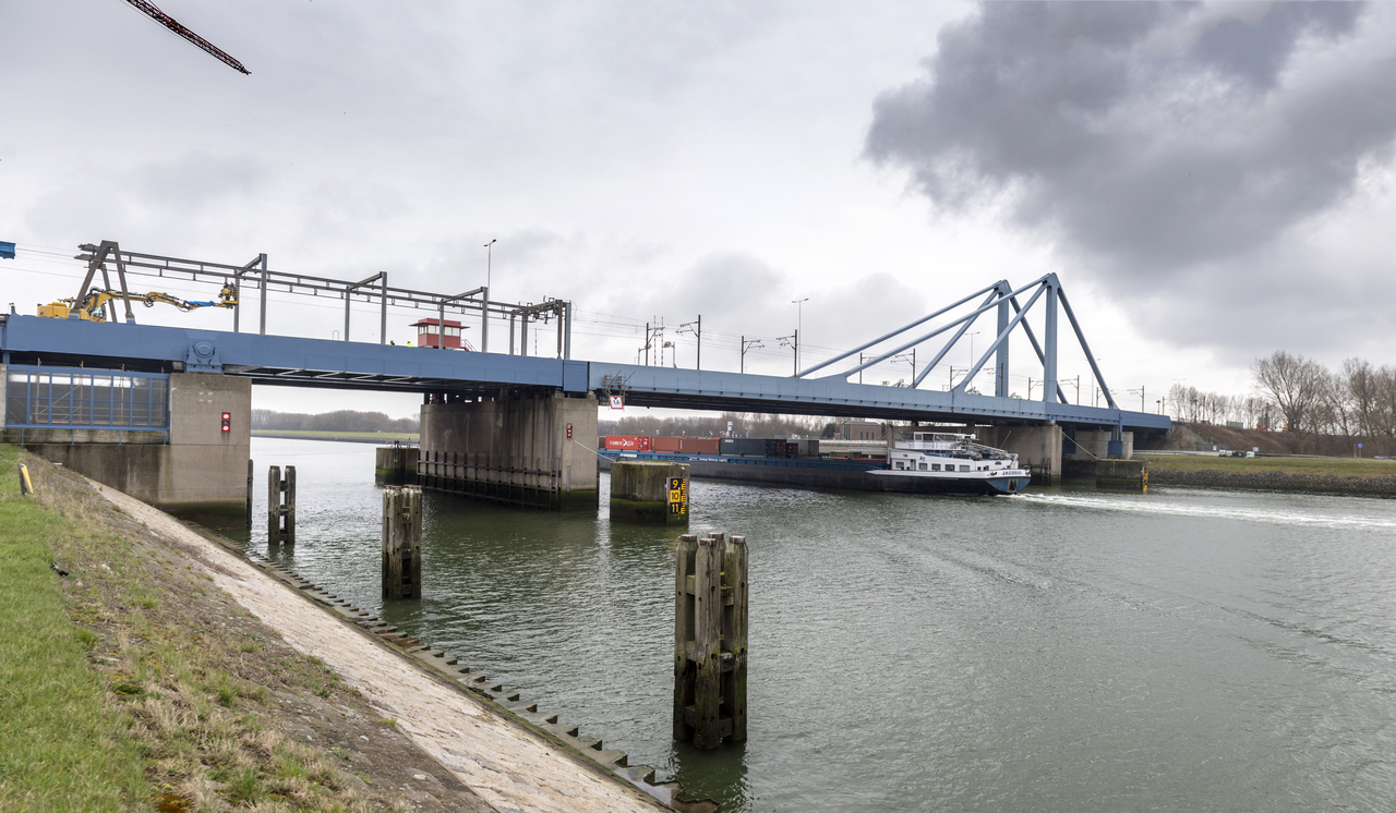 Hinder voor treinverkeer over Suurhoffbrug | ProRail